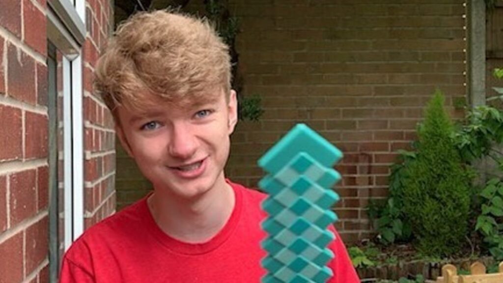 TommyInnit Wiki-Bio, Parents, NetWorth, Dating, Birthday, Age ...