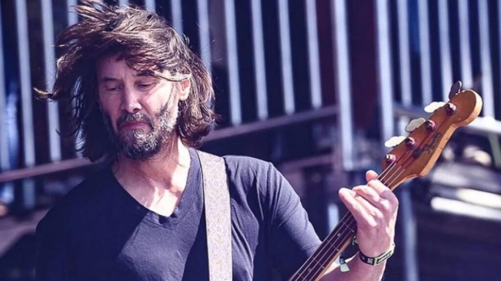 Terrifying Story Behind Keanu Reeves' Stomach Scar